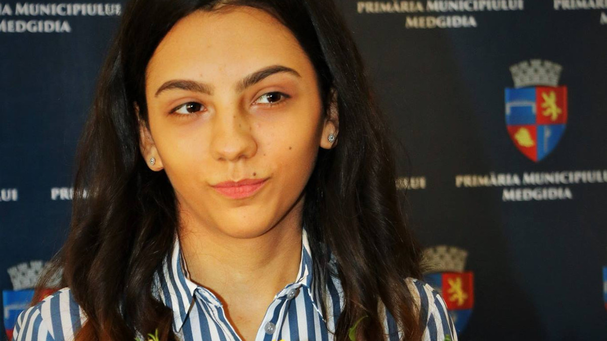 Primăria Medgidia și Consiliul Local i-au premiat pe elevii cu cele mai ...