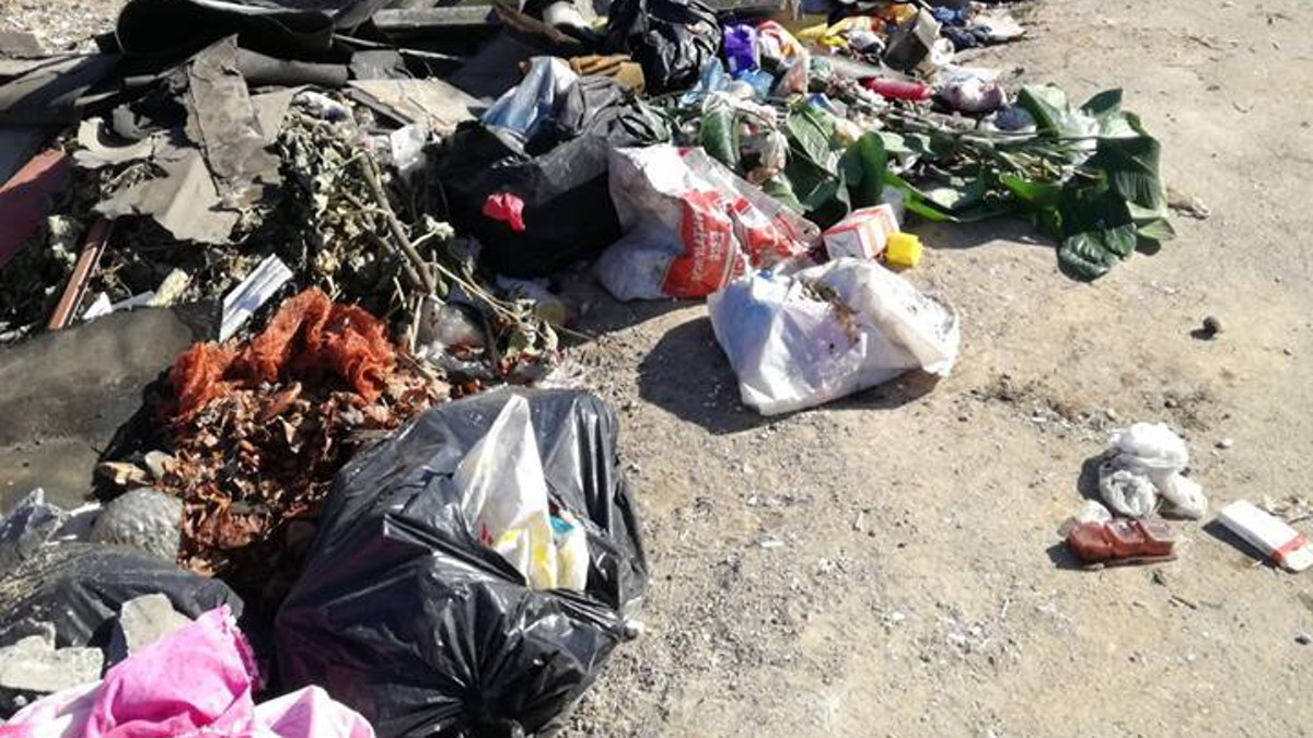 FOTO Constănțenii continuă să improvizeze ghene de gunoi la fiecare ...