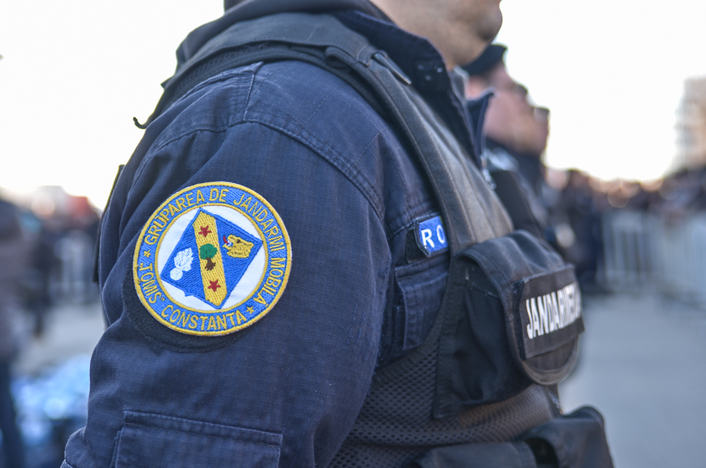 Jandarmii constănțeni au prins un individ care avea un mandat de ...