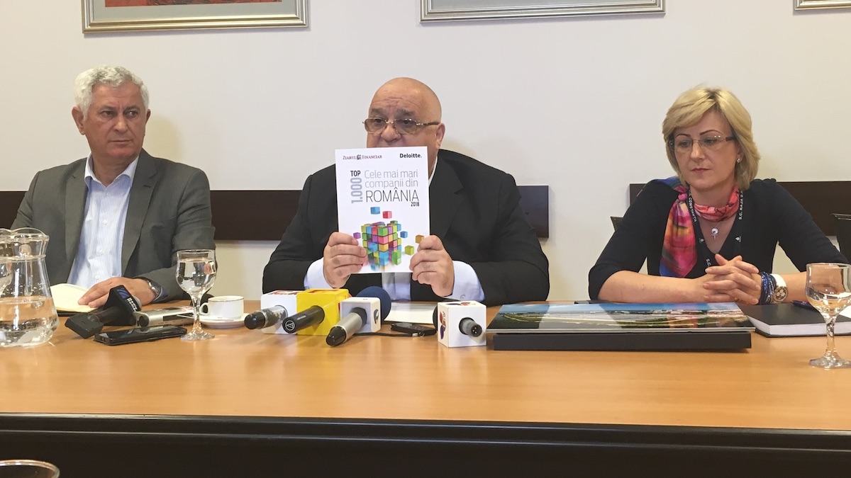 Directorul General al SC RAJA SA, Felix Stroe și conducerea companiei ...