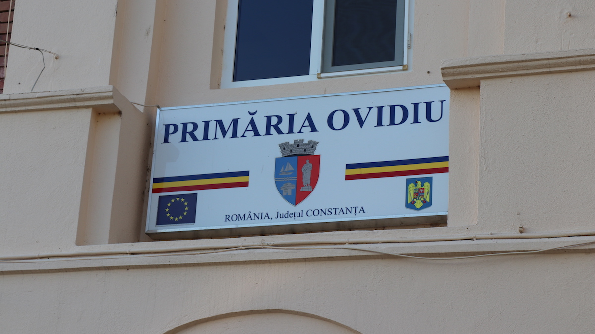 Primăria Ovidiu și-a suspendat parțial programul cu publicul. În oraș ...