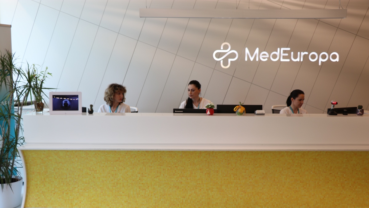 FOTO VIDEO Cum sunt pregătite cadrele medicale de la clinica MedEuropa din Constanța. Aparatura ...