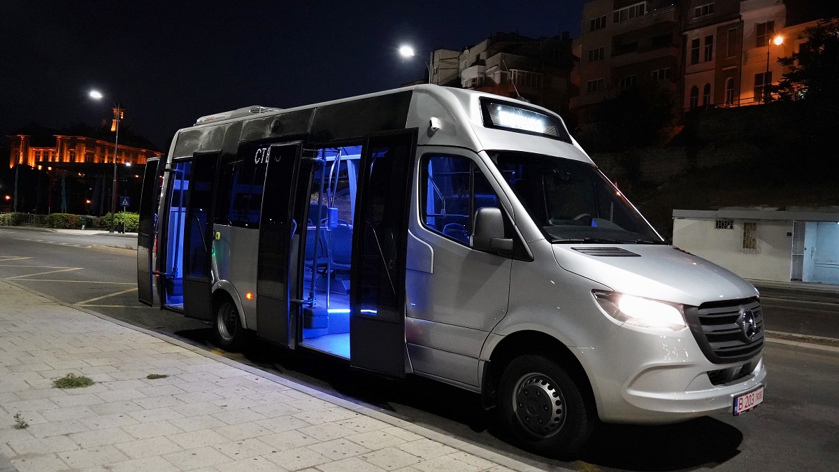 FOTO 18 autobuze Mercedes de capacitate mică intră în flota ...