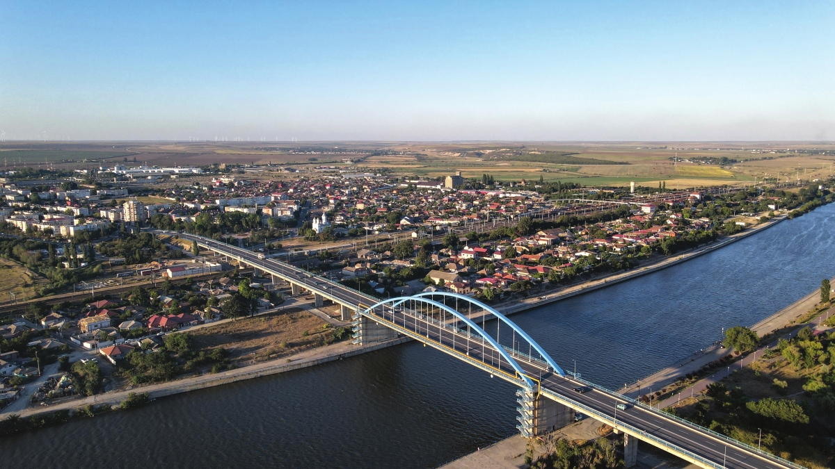 Podul rutier peste Canalul Dunăre – Marea Neagră din municipiul ...