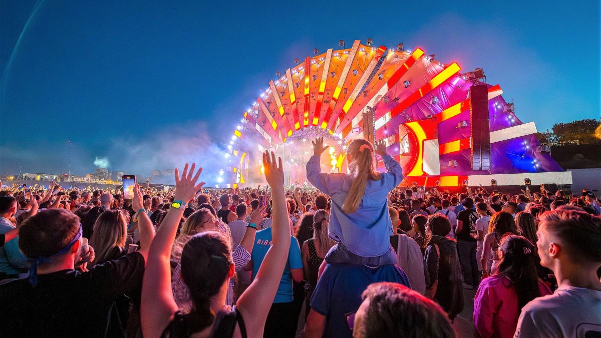 Imnul oficial Neversea 2024 vine de la Inna și Kris Kross Amsterdam ...