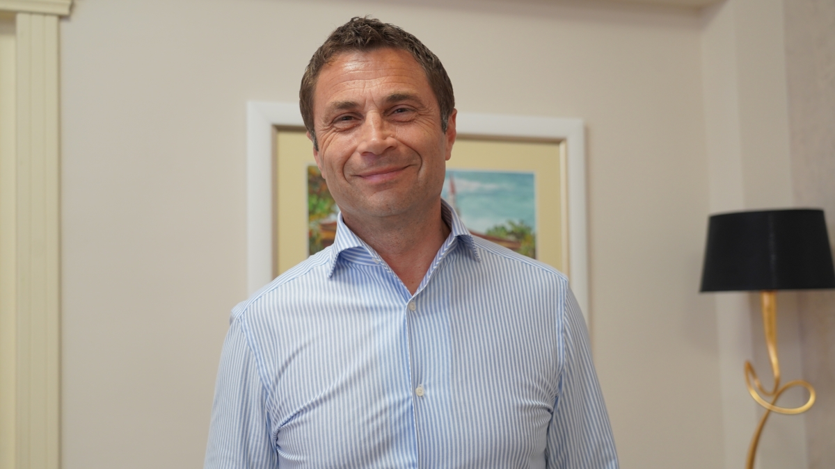 Primarul din Mangalia, reținut pentru cinci infracțiuni de luare de ...